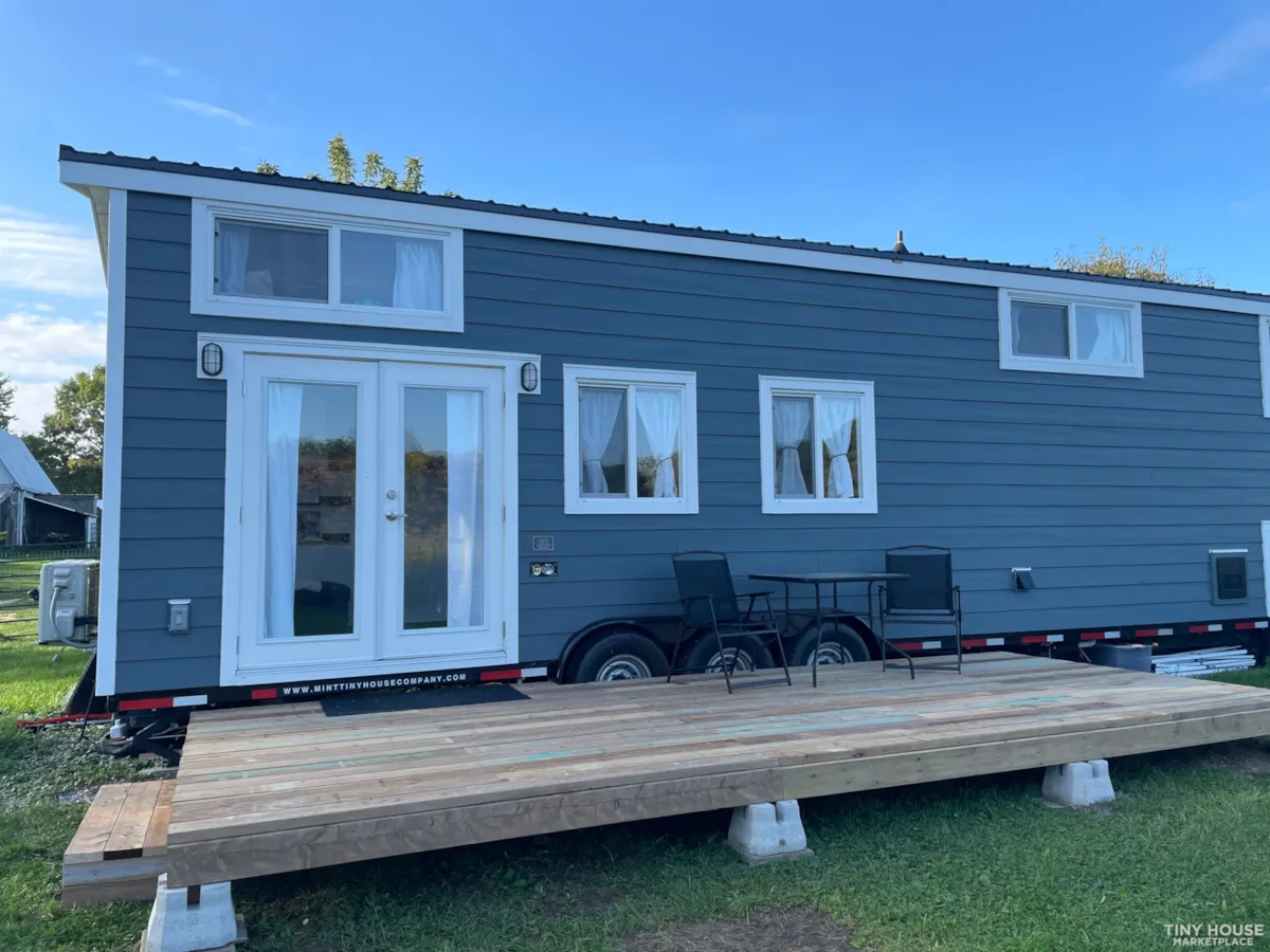Tiny House for Sale - Georgeous 392 sq ft 3 Bedroom Tiny