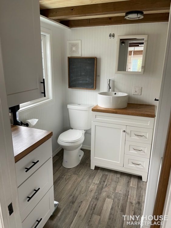 Tiny House for Sale - Light and bright tiny home Tiny House for Sale - Light and bright tiny home