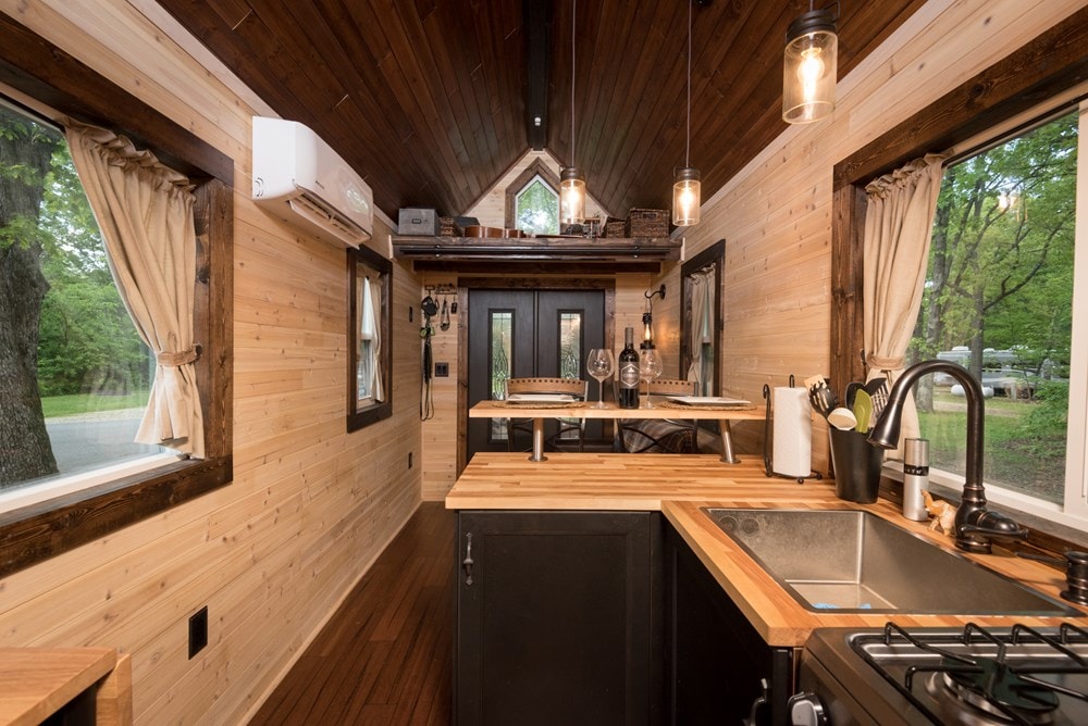 Tiny House for Sale - Tiny House Log Cabin - Move-in ready!