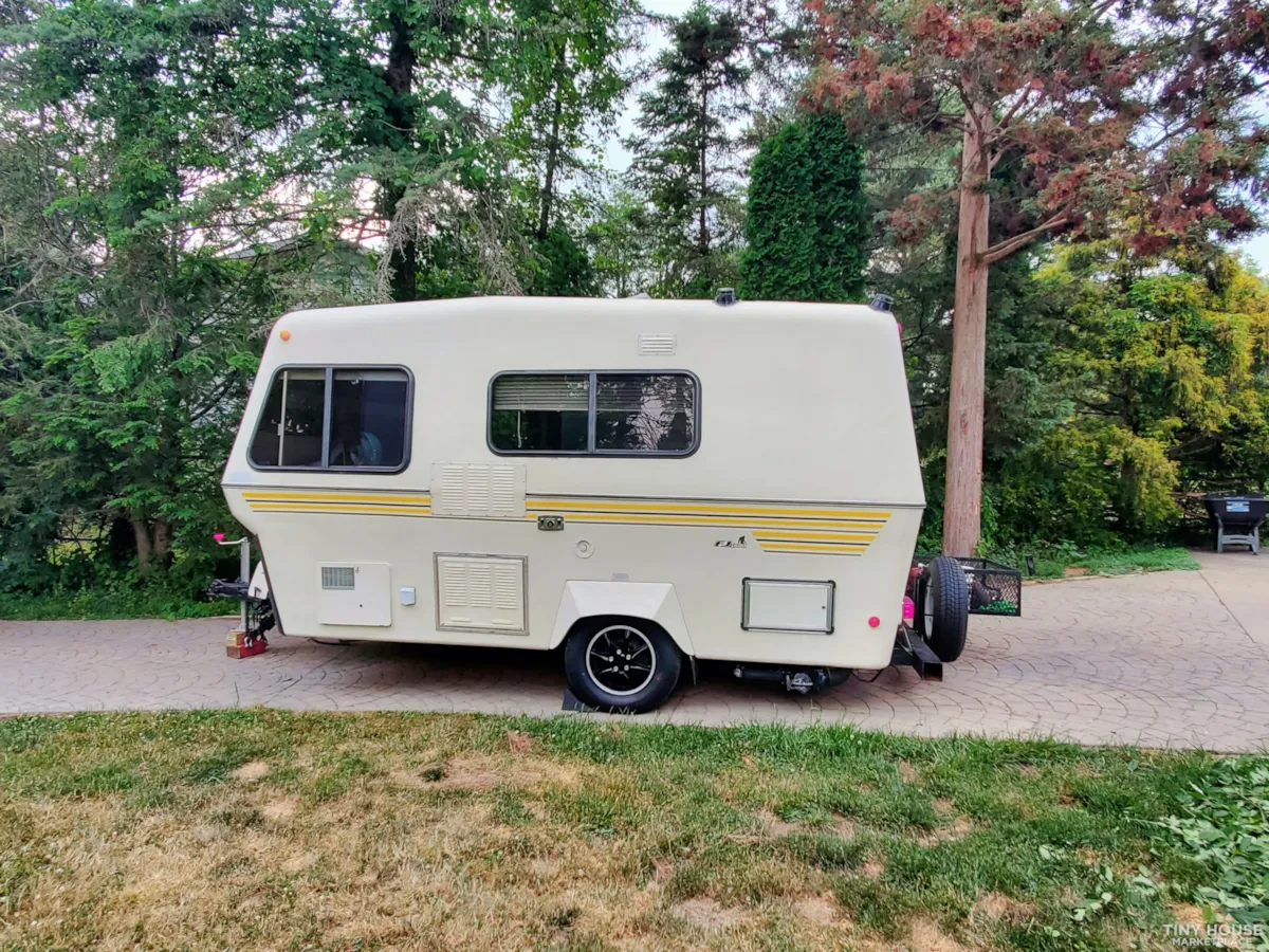Tiny House for Sale - Vintage Bigfoot B17 Deluxe